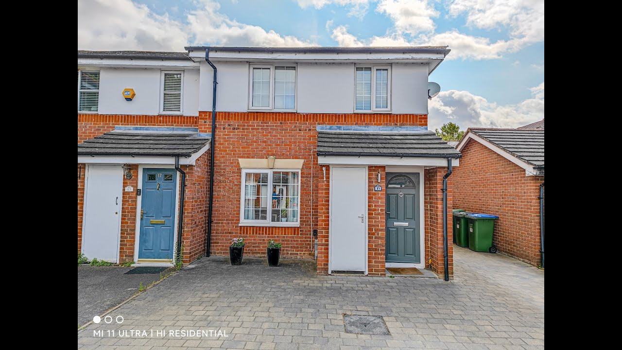 Lakeside Avenue, Central Thamesmead, SE28 8RT - YouTube