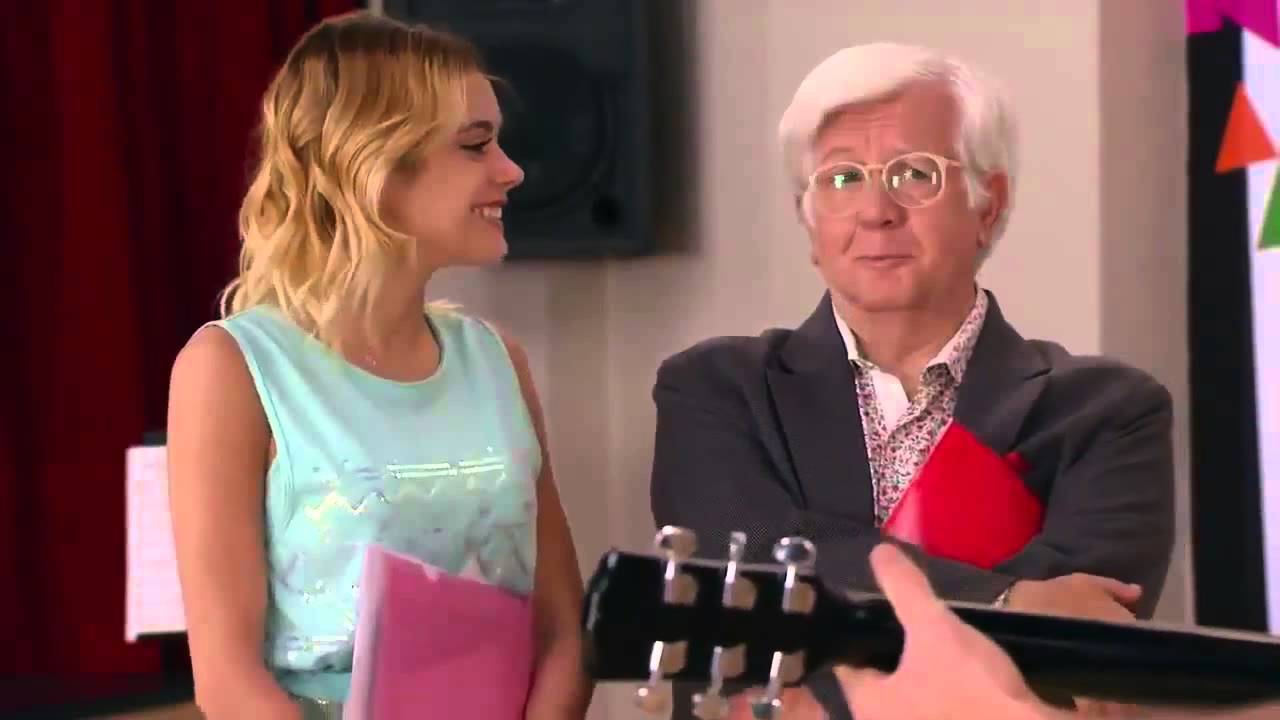 Violetta 3 : Alex canta "En gira" - YouTube