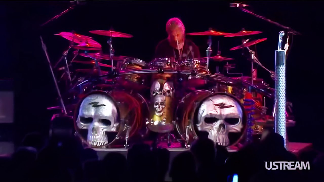 ZZ Top - Gimme All Your Lovin' (Live at Bonnaroo 2013) - YouTube