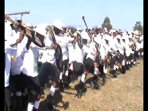shembe youth praise in dance ceremony - YouTube