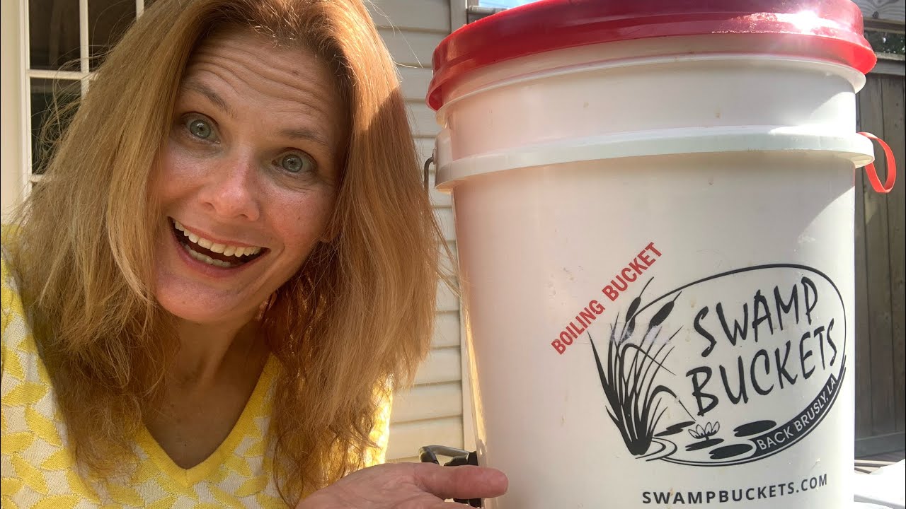 Swamp Bucket Shrimp Boil - YouTube