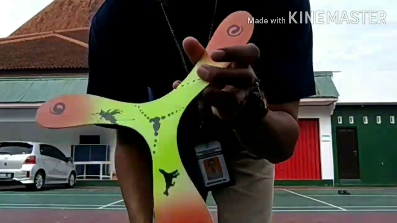 Tes bumerang indoor berbahan PVC 1 mm | Flight test indoor Boomerang ...