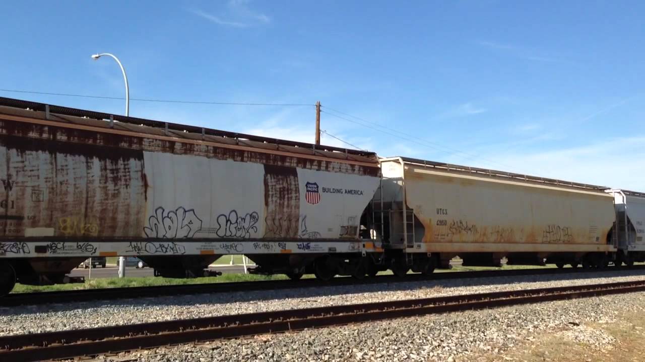 Arlington, Texas - UP 7369 - 04/04/2014 - YouTube