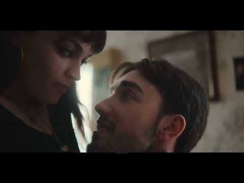 Sex Education, season 3 Kiss Scene   Maeve and Isaac Emma Mackey #000