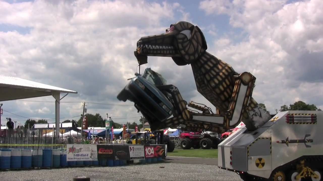 Megasaurus at the 2009 Carlisle All-Truck Nationals - YouTube