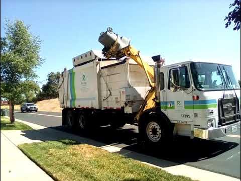 RECOLOGY WASTE HEIL PYTHON AUTOCAR IN NORCAL - YouTube