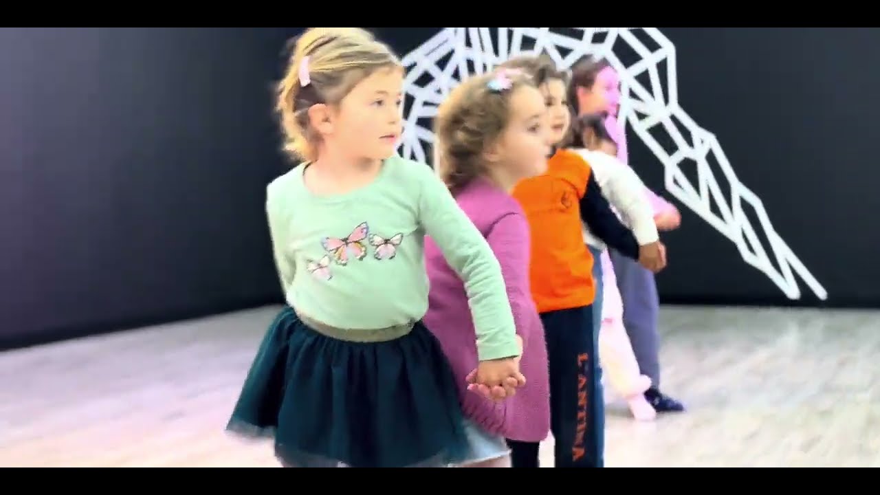 🩰 Descubre la magia del baile con nuestras clases de iniciación a la ...