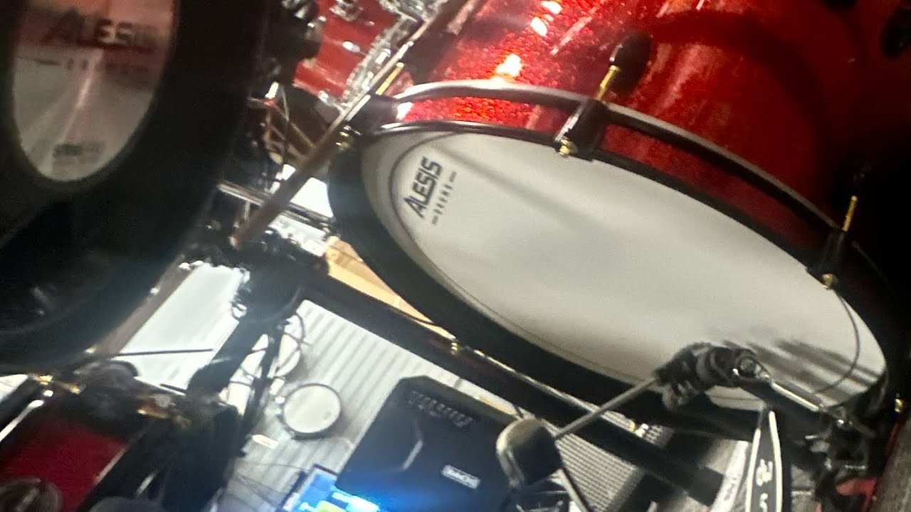 Funky Drum Demo @ Guitar Centaur - YouTube