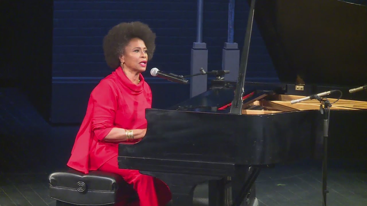St. Louis native, actress Jenifer Lewis talks about taking center stage ...