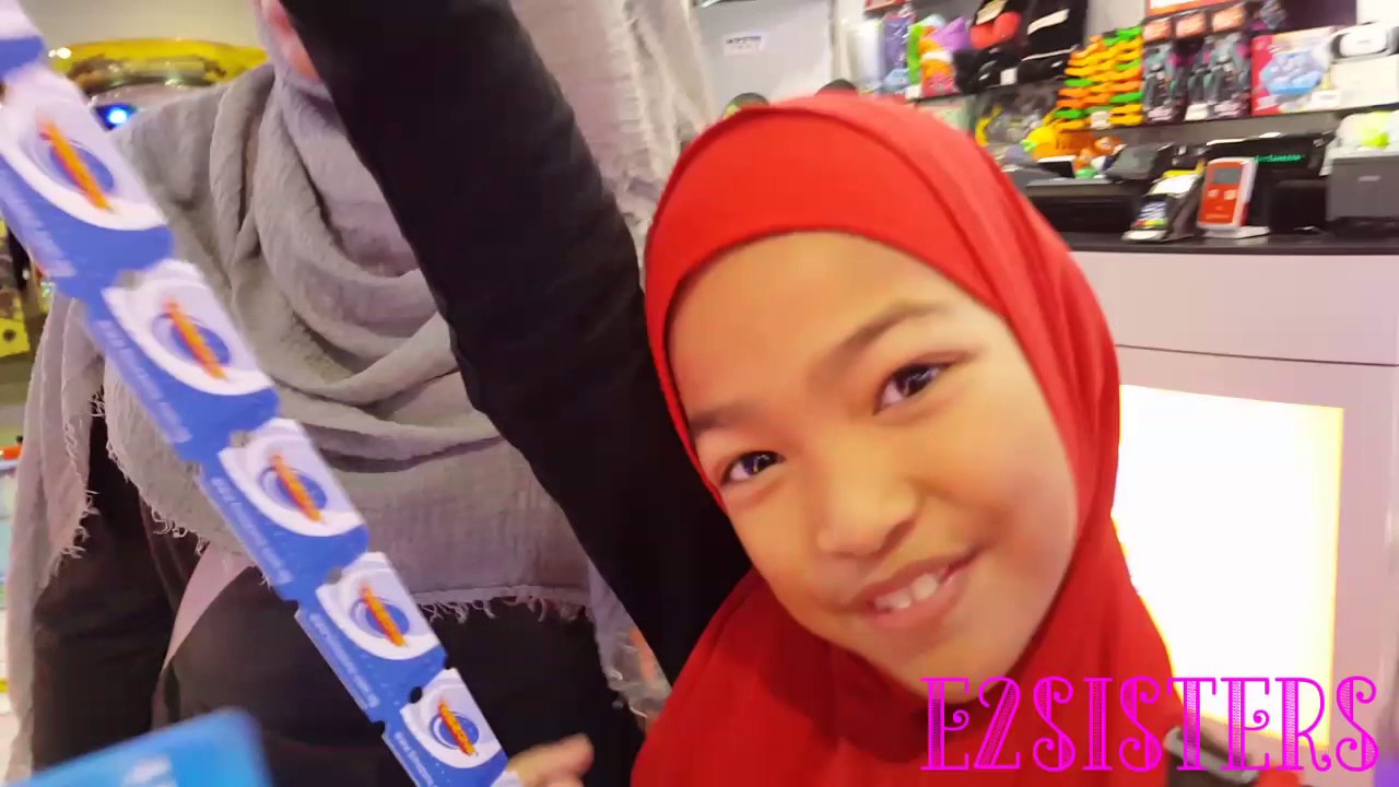 Vlog #1 | ARCADE CHALLENGE !!! | ROUND 1 | E2SISTERS Vlogs - YouTube