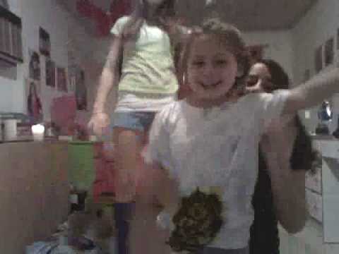 SARAH AND MANUELA'S MUSIC VIDEOO(: