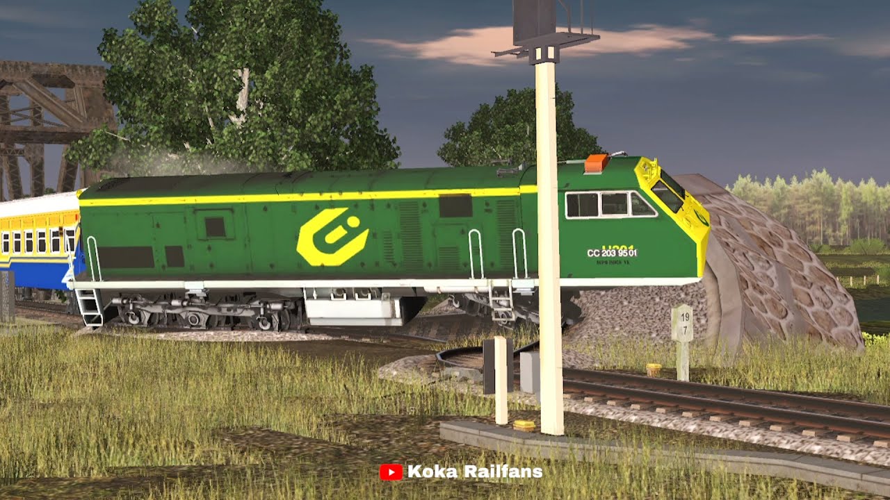 Kereta Api Anjlok Melewati Rel Cacat | Train Derails Through Defective ...