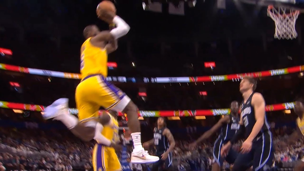 LeBron James Hits Insane Fadeaway While Turning Mid Air On Paolo ...