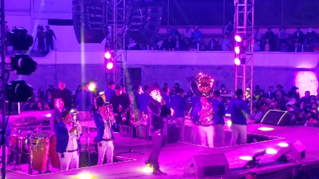 El Sillon - Alfredo Olivas (En Vivo) - YouTube