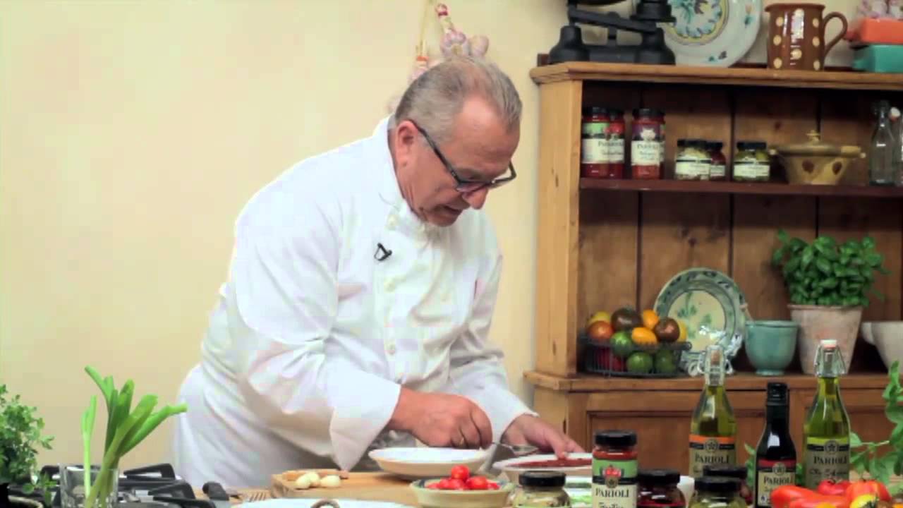 How to make a perfect bruschetta basilico - YouTube