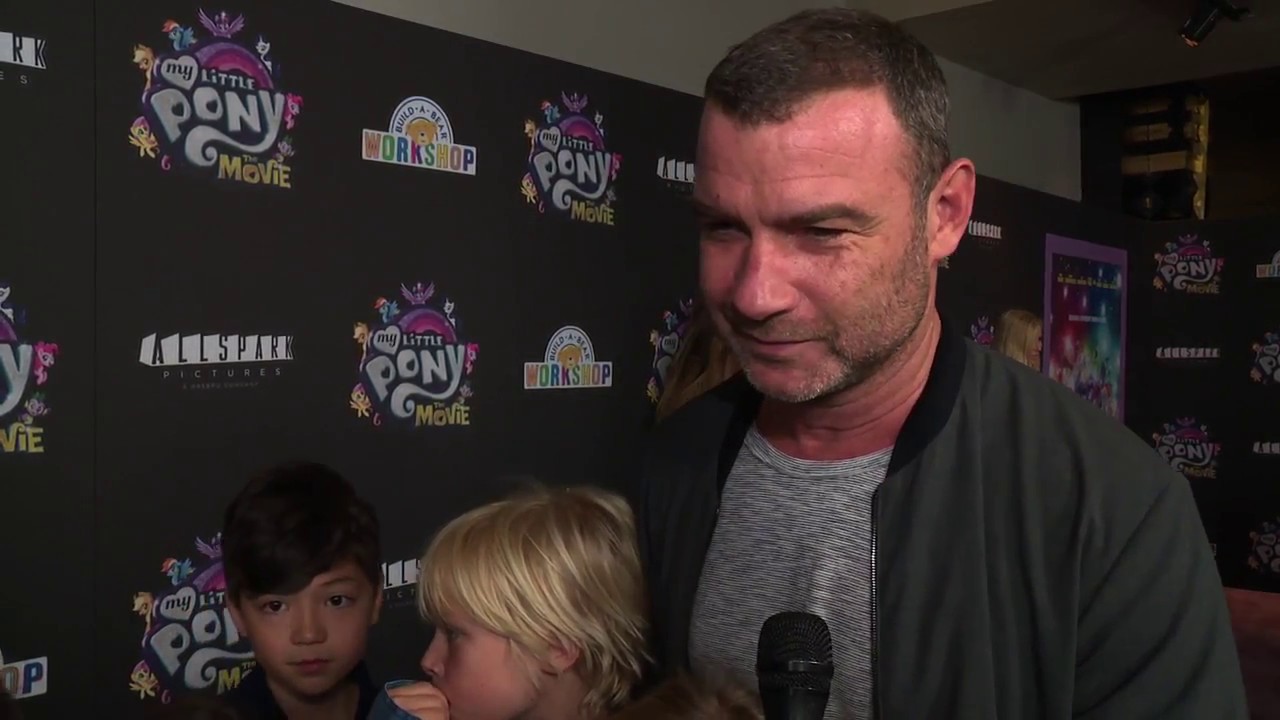 My Little Pony NY Screening : Itw Liev Schreiber (official video) - YouTube