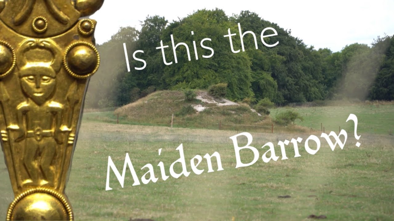 The Maiden Barrow, A Mouse And A Small Discovery - YouTube