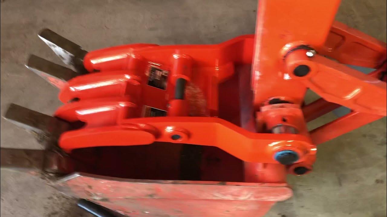 Kubota BH92 Backhoe Mechanical Thumb Install - YouTube
