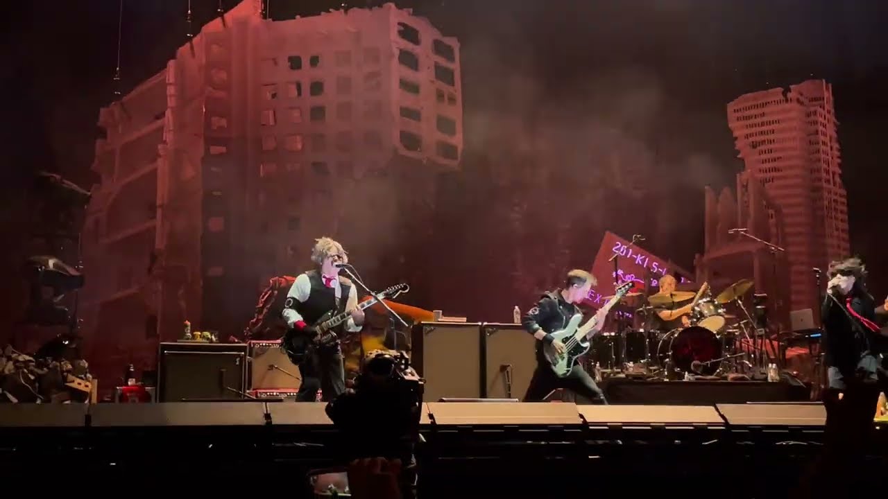 My Chemical Romance - Vampire Money live @ When We Were Young Las Vegas ...