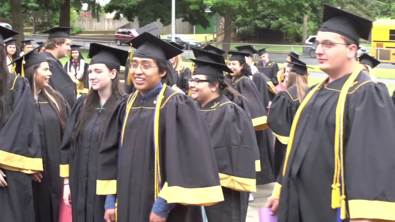 Quick Look - 6/8/17: Grad Walk - YouTube