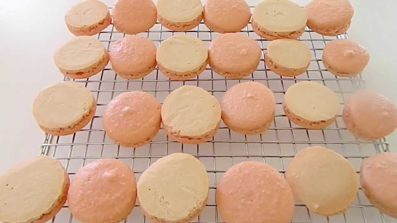 Vanilla macarons - YouTube