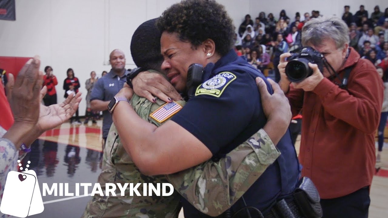 Entire school is in on homecoming surprise for Army mom | Militarykind ...
