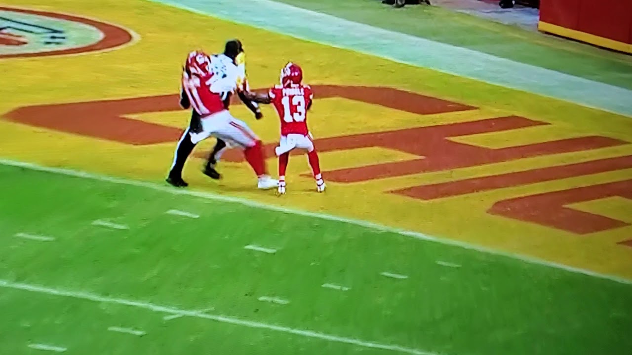 Embarrassing walk...NFL referee gets hit Kansas City chiefs Tennessee ...