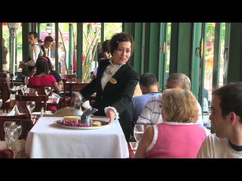 Audio-Animatronic Remy at Les Chefs de France - YouTube