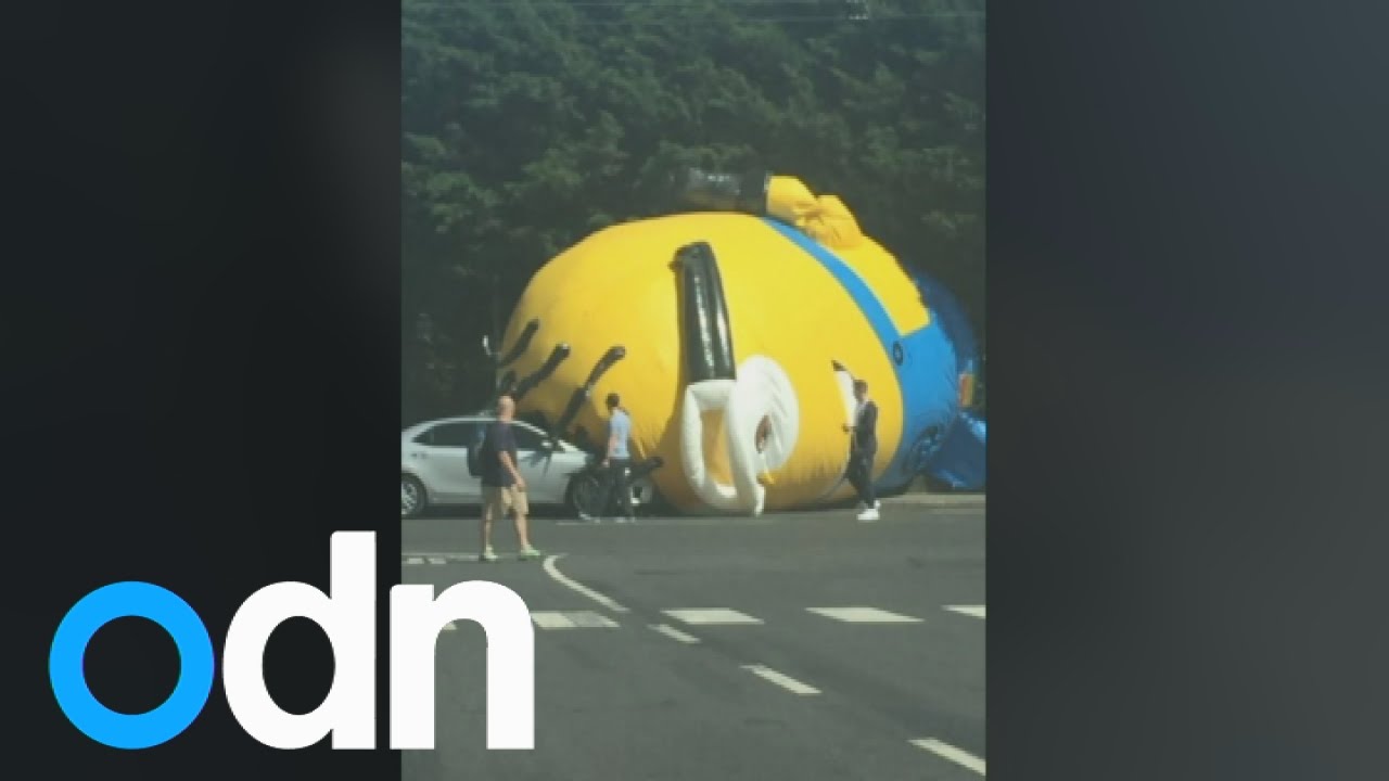 Giant Minion terror: Inflatable character halts traffic in Ireland ...