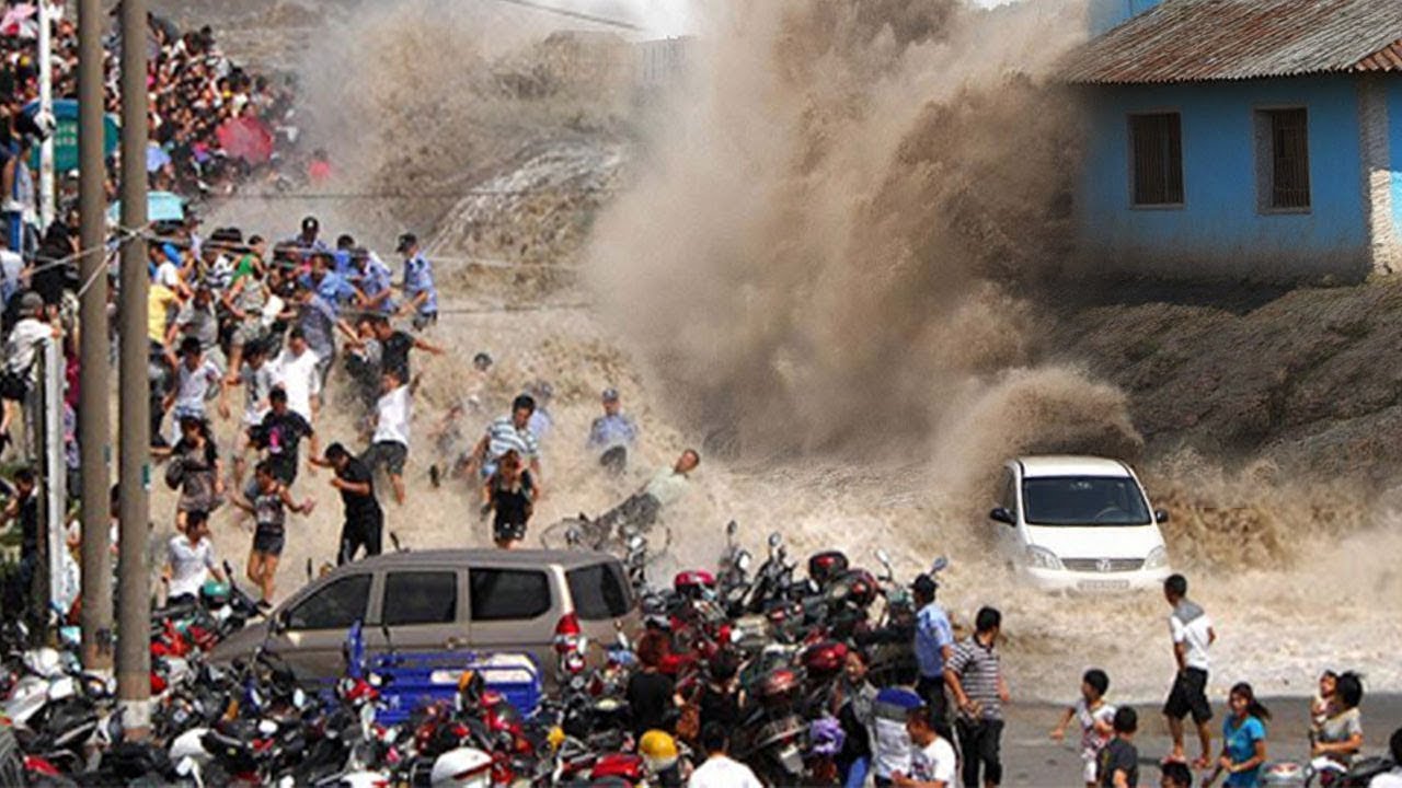 Massive Flood Hits India! Rivers Overflow, People Escape from Rooftops ...