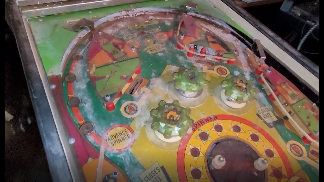 Dusty, Rusty, Crusty, Musty Pinball Machine sprinkled with mouse poo ...