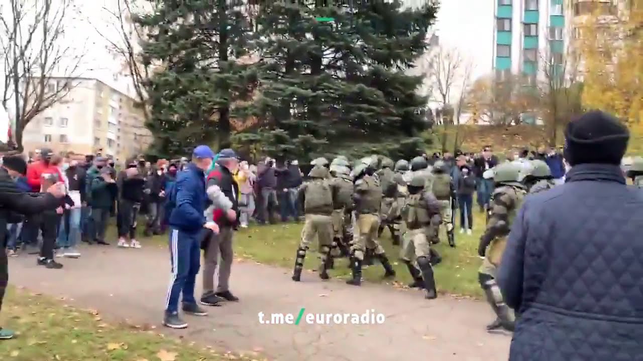bneVideo Belarus protest 311020 man ask OMON to shoot him - YouTube