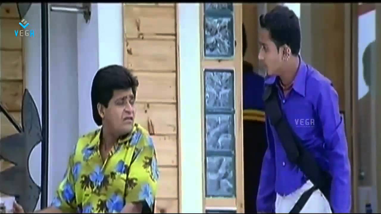 Vasu Movie : Ali Comedy Scene : Venkatesh,Bhumika - YouTube