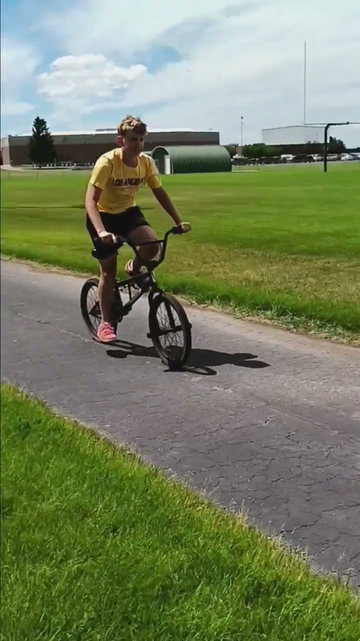 day one of learning how to wheelie #wheelie - YouTube