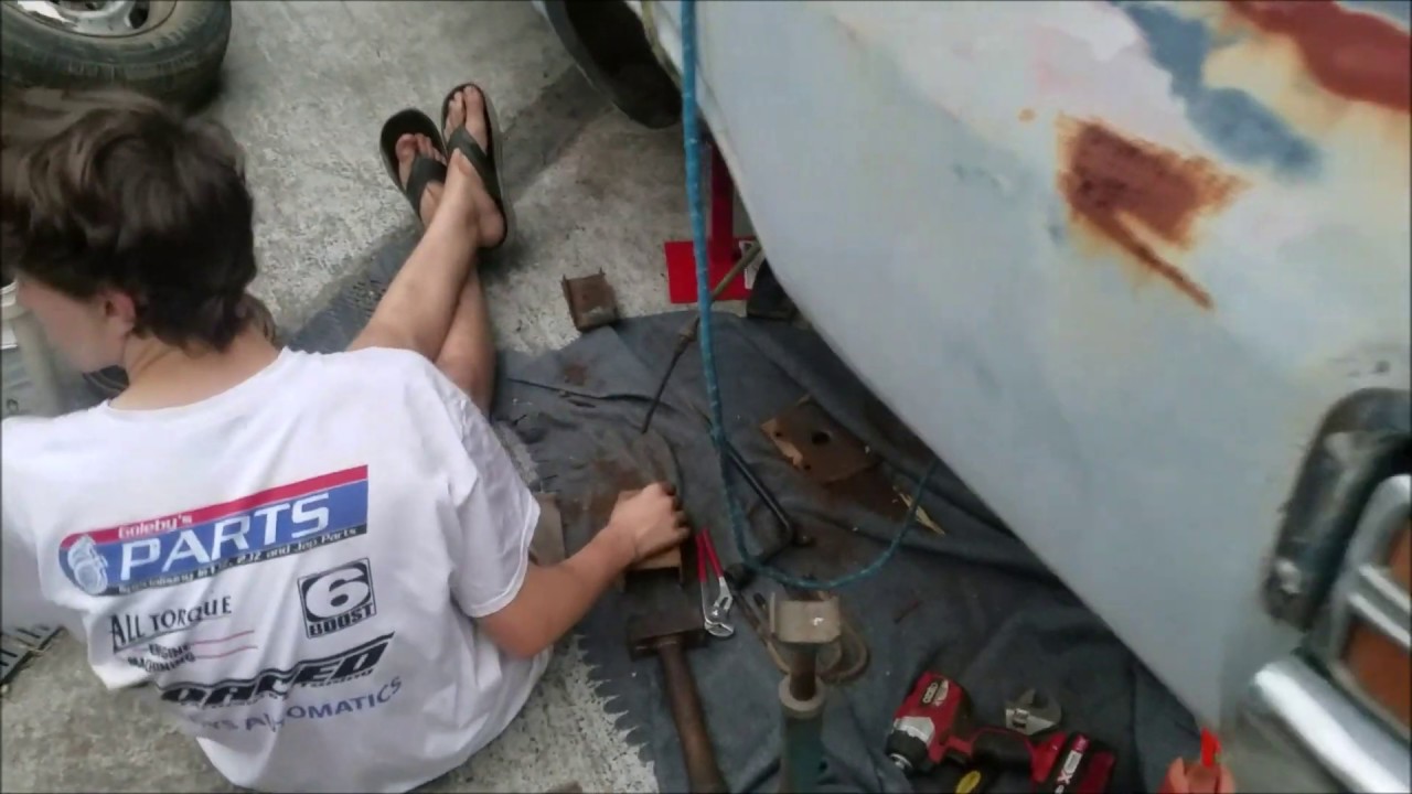 Ford Falcon XC Barra swap . Diff Tailshaft and Fuel Tank install ...