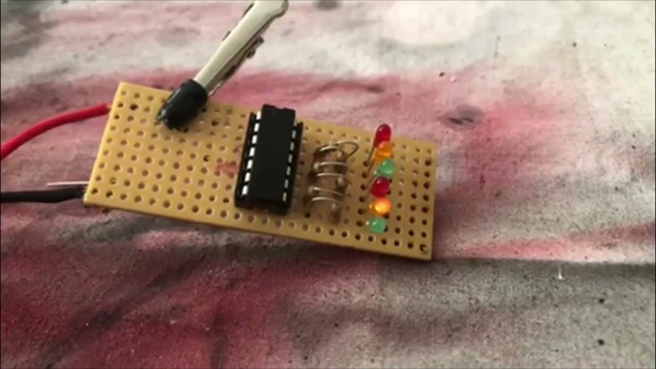 Pic16f676 Part 2a Blinking 2 Leds Programmed In C With Mplab X Ide V55 And Xc8 And Pickit 4 Youtube