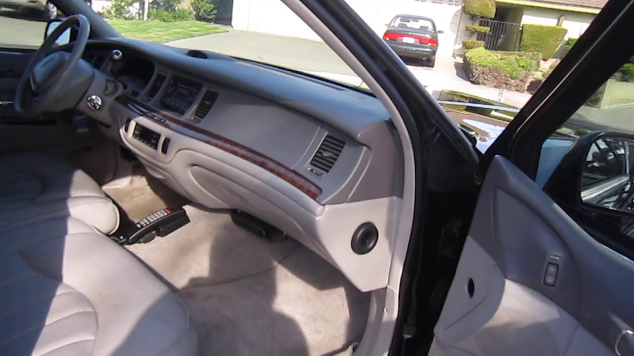 1995 Lincoln Town Car - YouTube