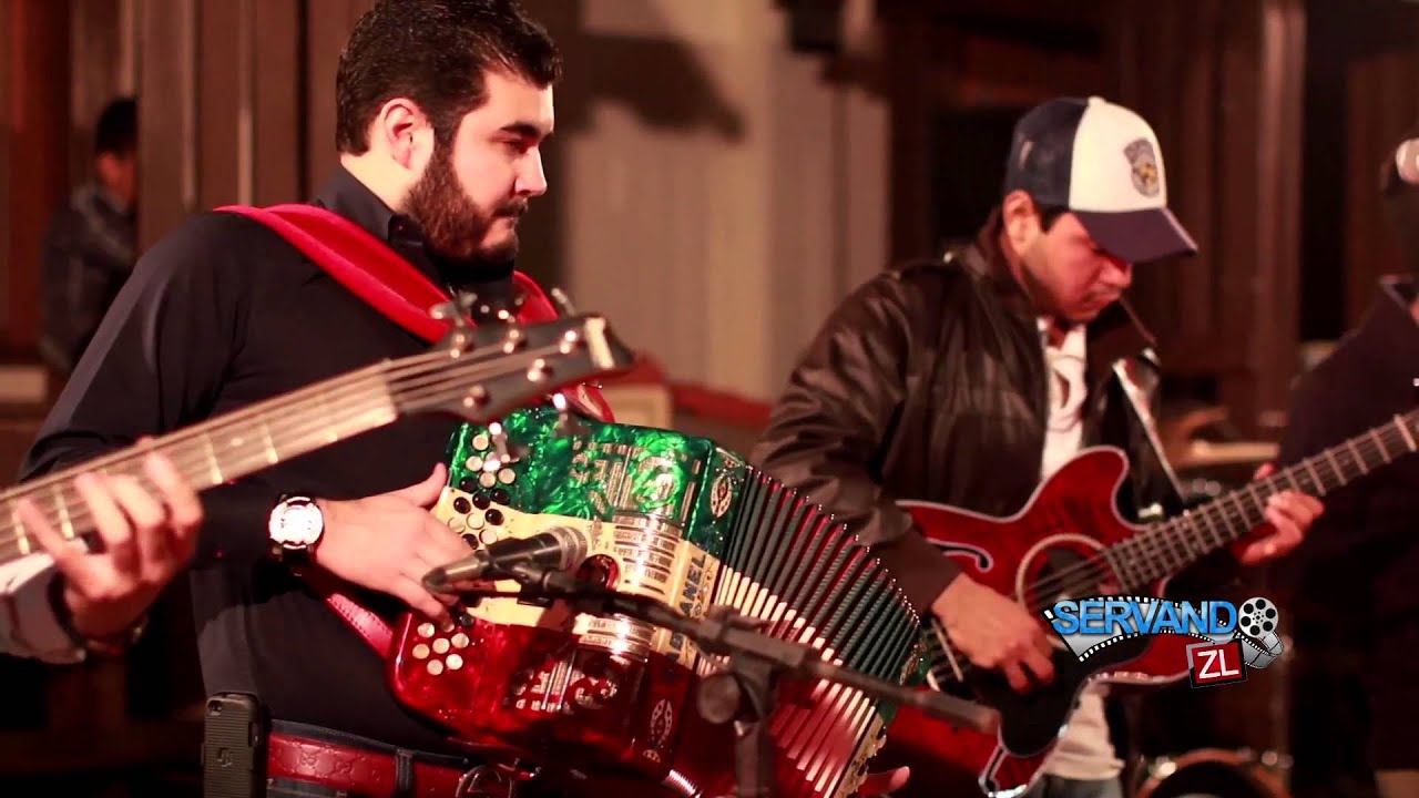 Grupo Fernandez - Cachas Doradas (En Vivo Fiesta SERVANDOZL 2014) - YouTube