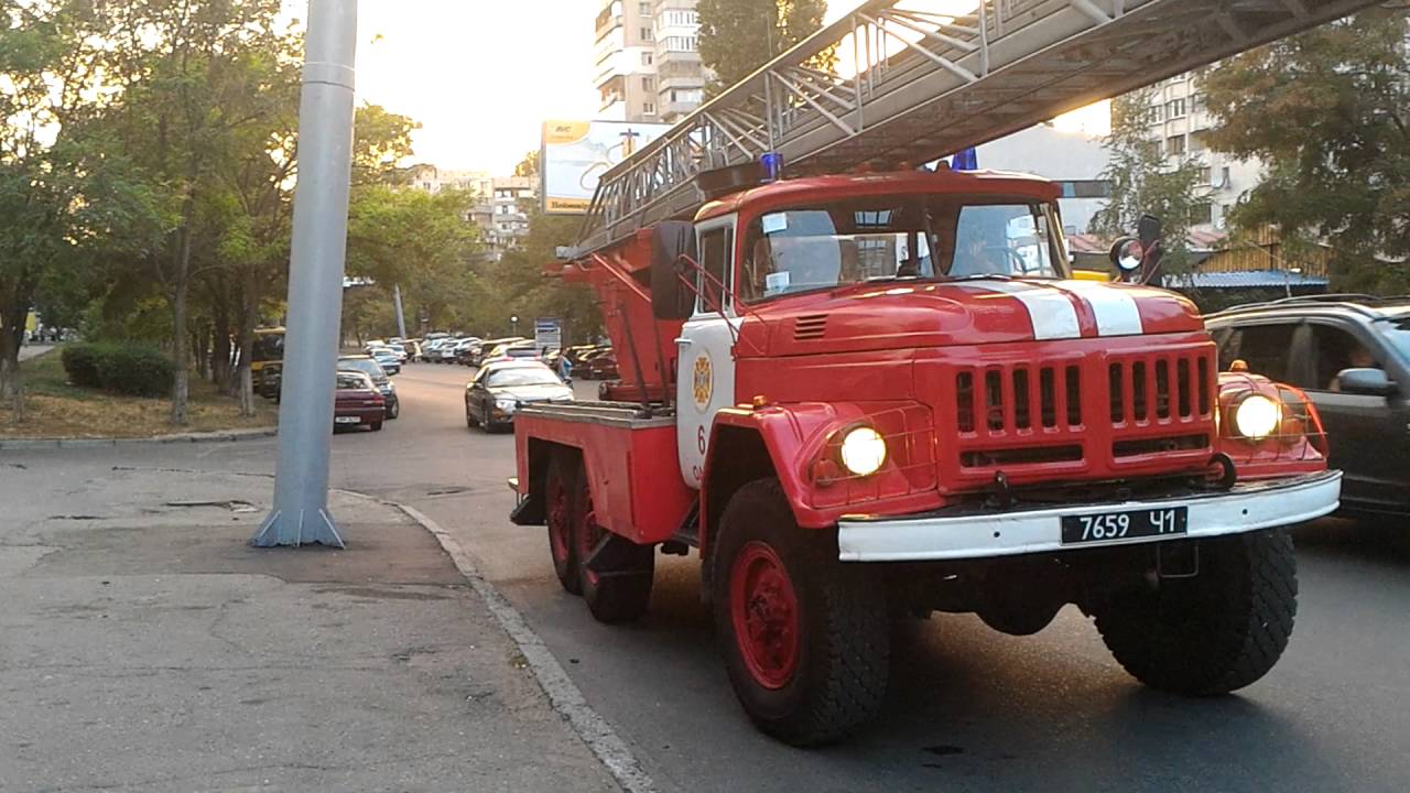 *СГУ 60* ZiL 130 engine 6 + ZiL 131 ladder responding - YouTube