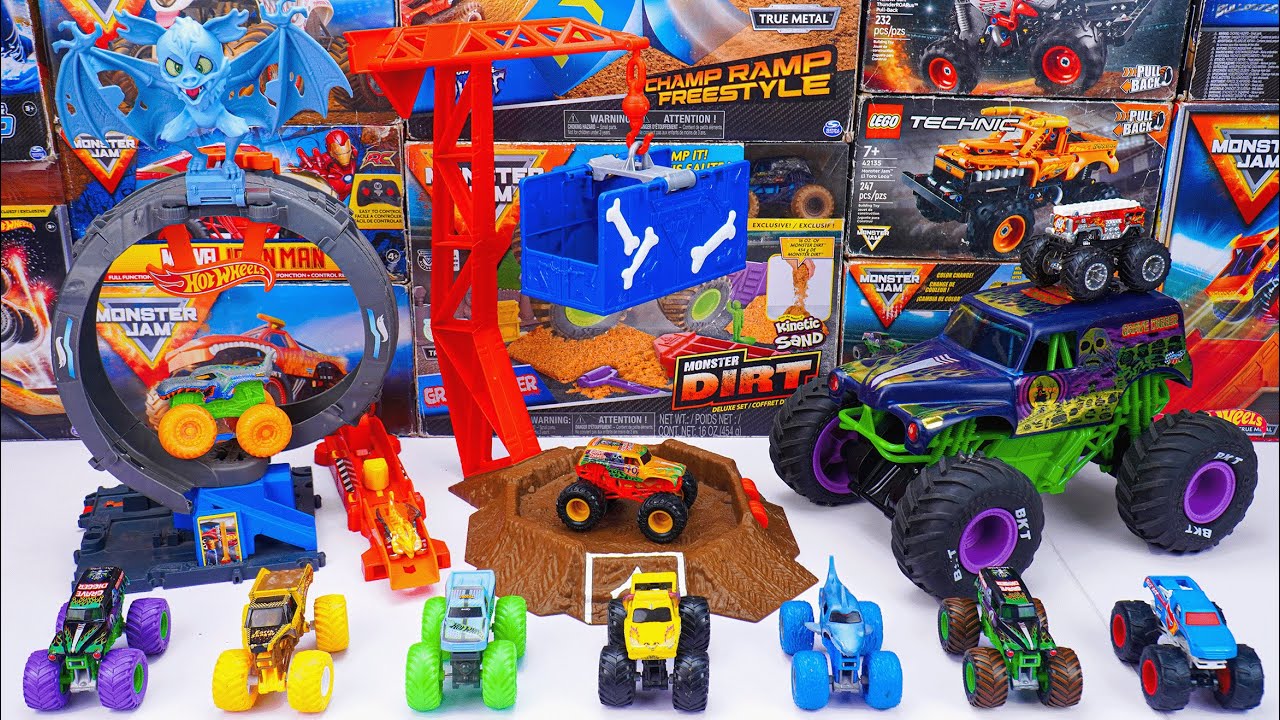 Monster Jam Collection Unboxing Review | Monster Jam Bat Loop Attack ...