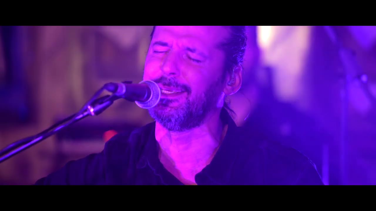Κρυφό φιλί - Νίκος Στρατάκης - YouTube Music