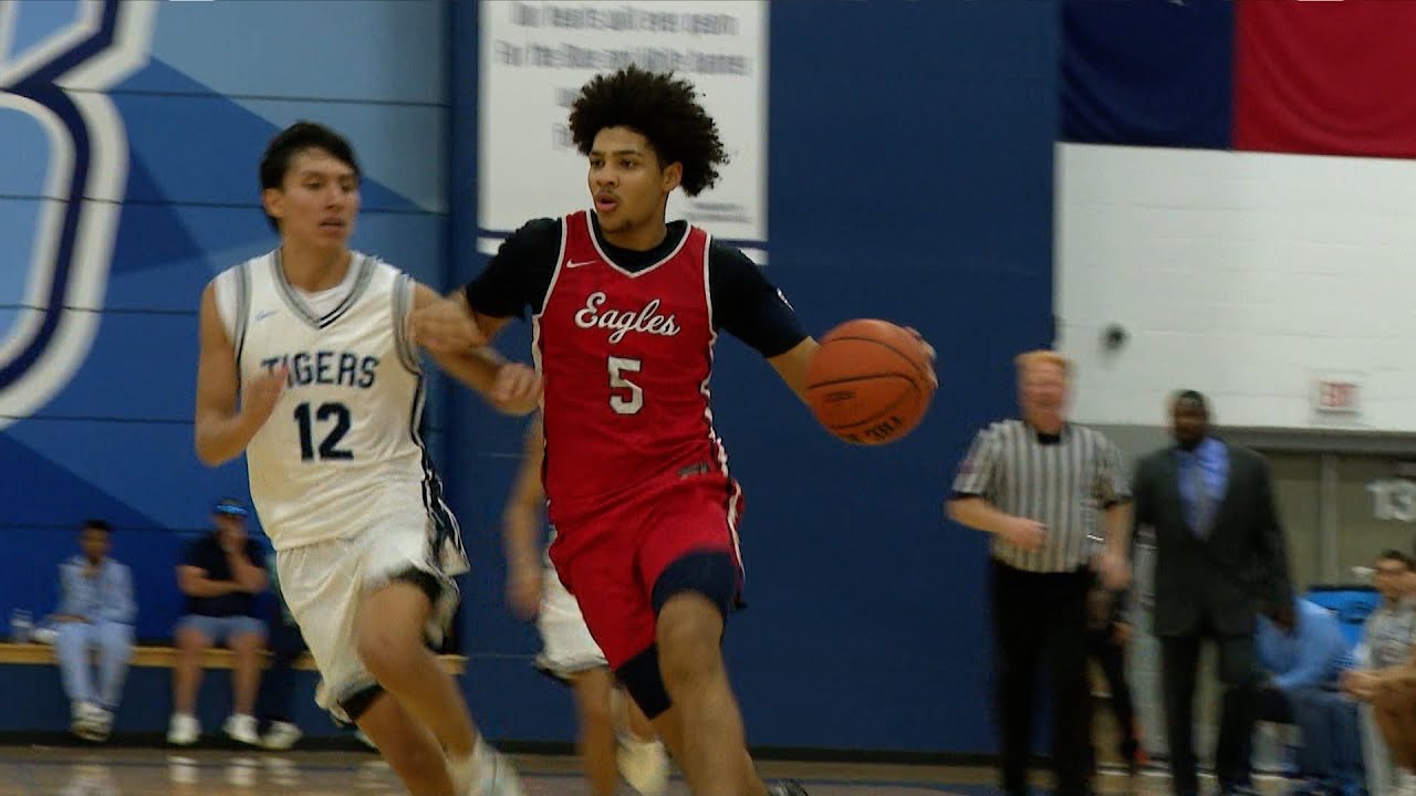 Veterans Memorial holds off Carroll 86-80, Jaron Couture scores 31 ...