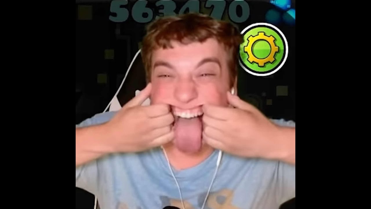 Vortrox Phobos 92% reaction but reversed - YouTube