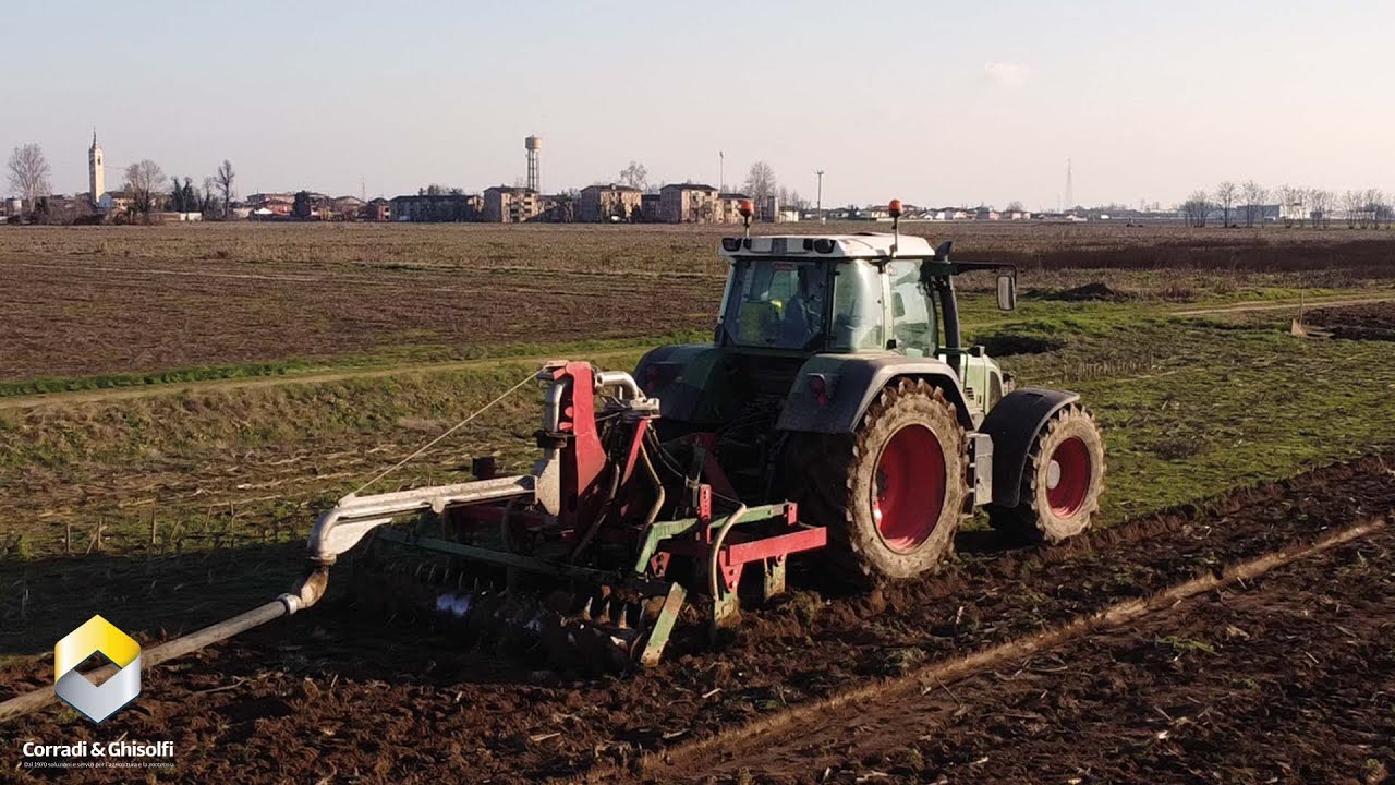 Spandimento del digestato | Corradi & Ghisolfi - YouTube