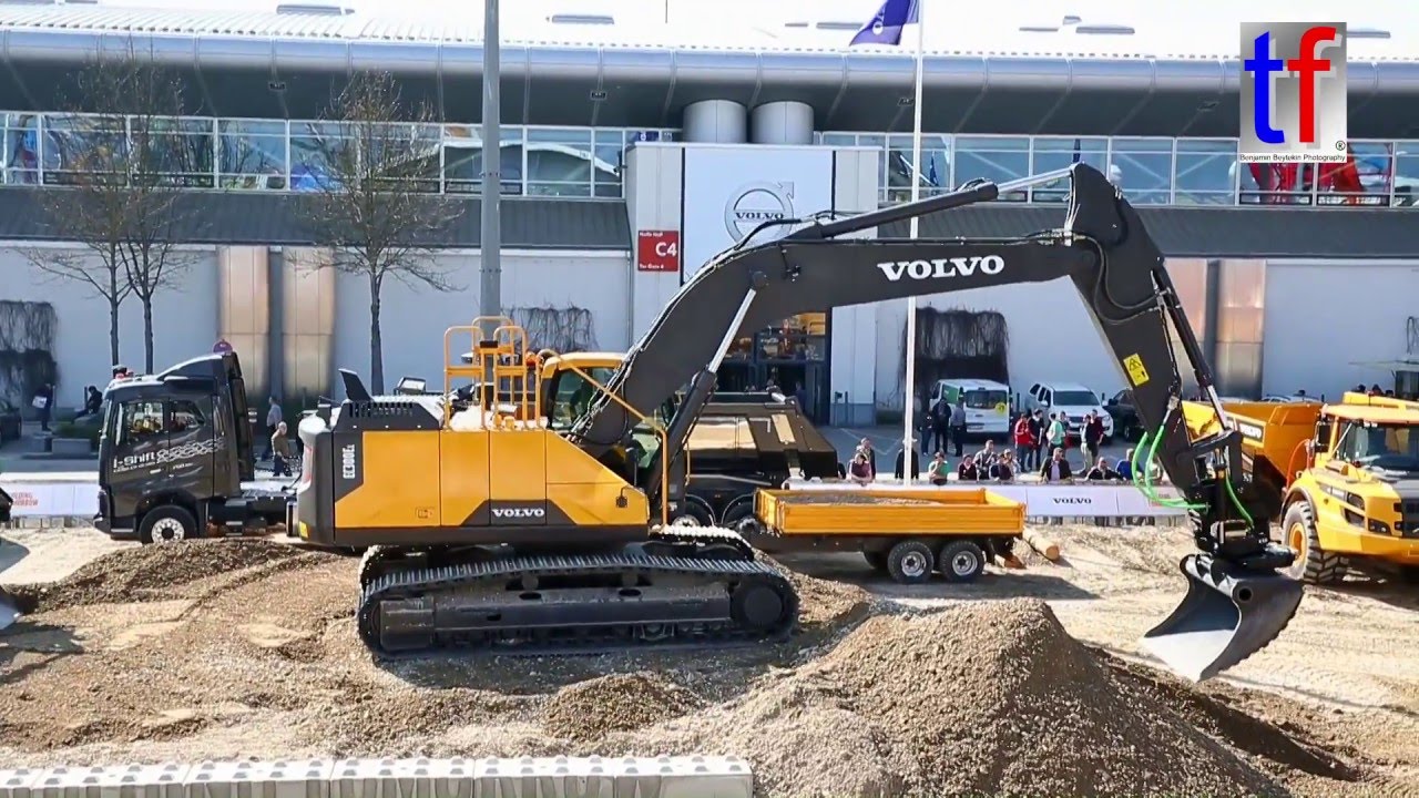 bauma 2016: VOLVO EC300E L @ Work, 11.04.2016. - YouTube