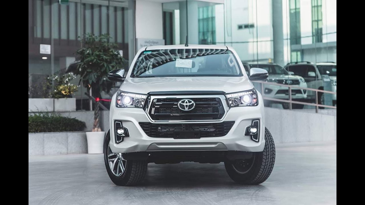 Toyota Hilux Revo Premium 2020: Exterior and Interior - YouTube