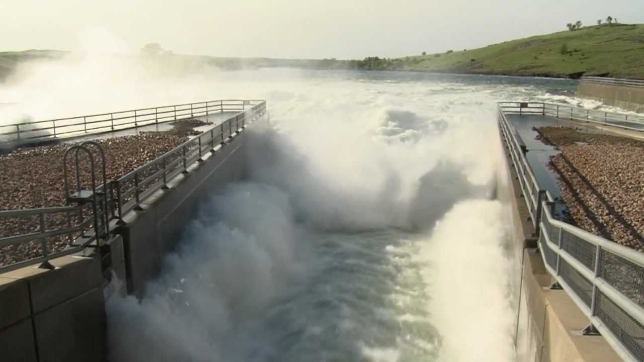 Oahe Dam Outlet Works - 3 June 2011 - YouTube