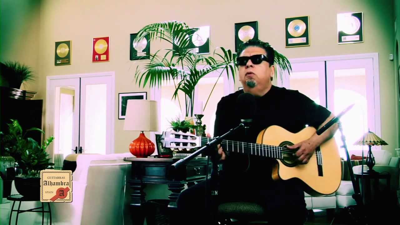 Cesar Rosas plays "Volver Volver" Acordes - Chordify