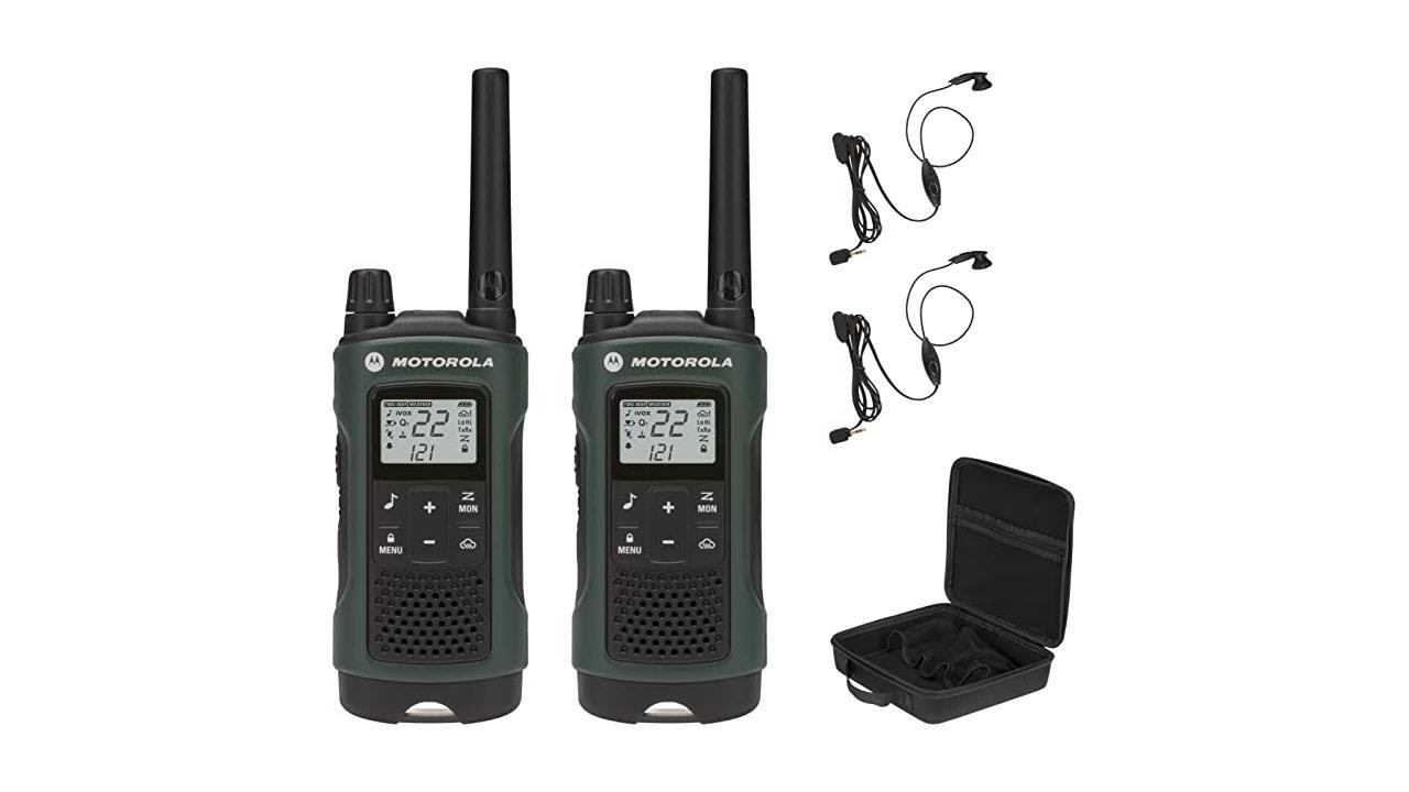 Motorola Talkabout T465 Rechargeable Two-Way Radio Bundle (Green) - YouTube