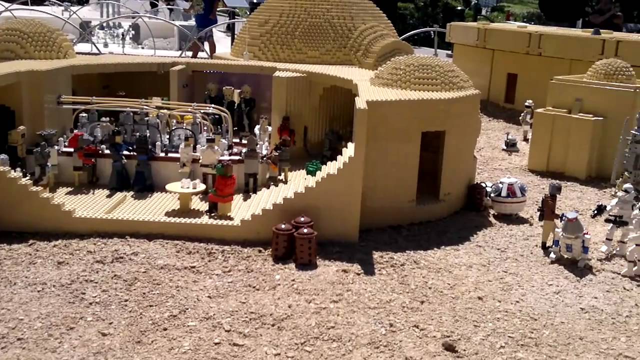Star wars episode 4 tatooine scene at lego land - YouTube